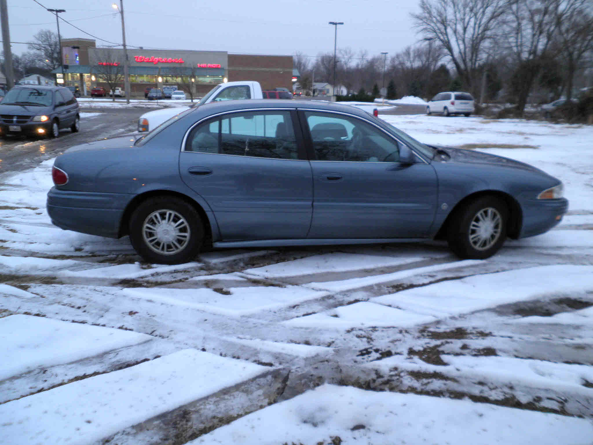 Grey, grey cloth interior, V-6, 3.8 liter, auto, front-wheel drive, 4 ...